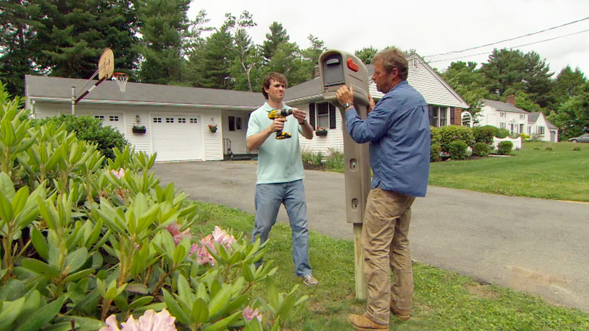 How to Replace a Mailbox Post - This Old House
